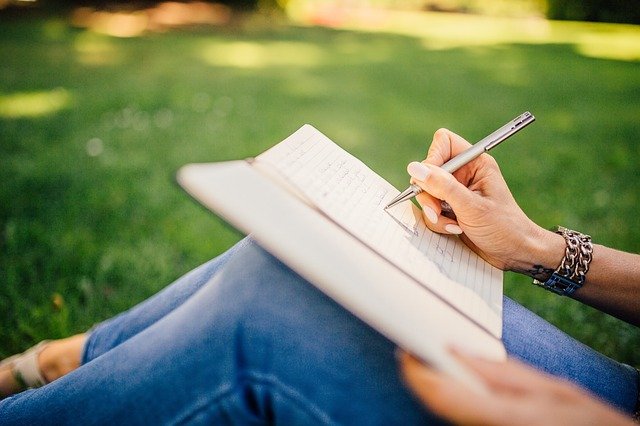 12 Summer Writing Programs for High School Students (2022 -2023)
